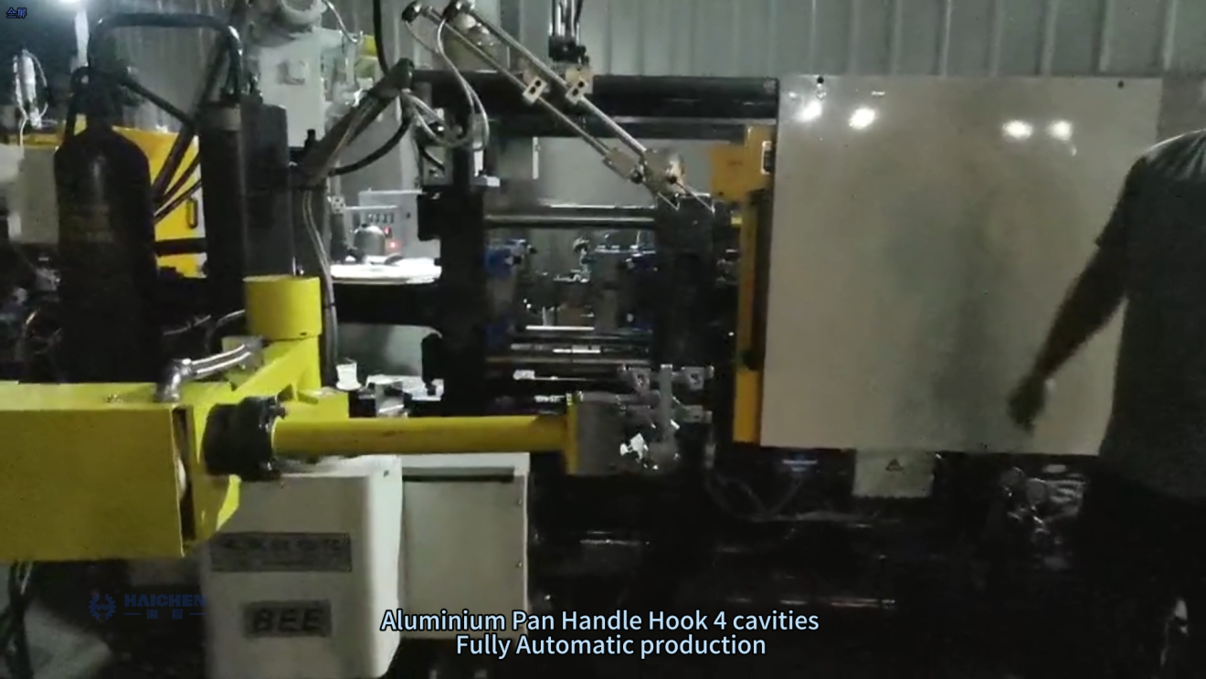 Die casting machine to produce aluminium fixing part for removal ...