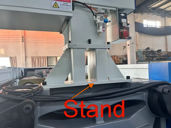 How to connect robot to plastic injection molding machine - Haichen