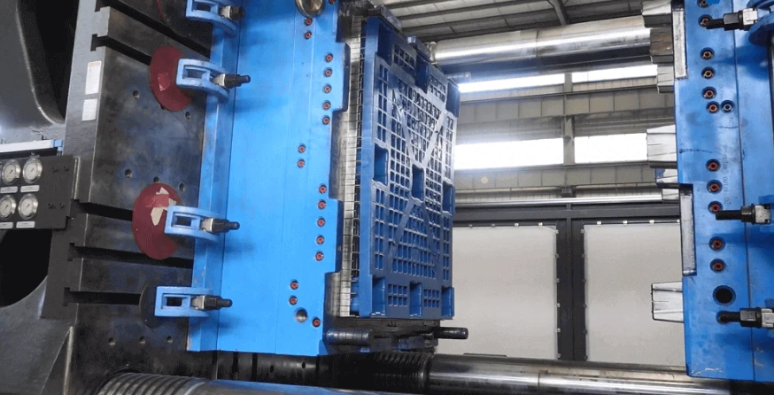 What's the injection molding process of plastic pallets - Haichen